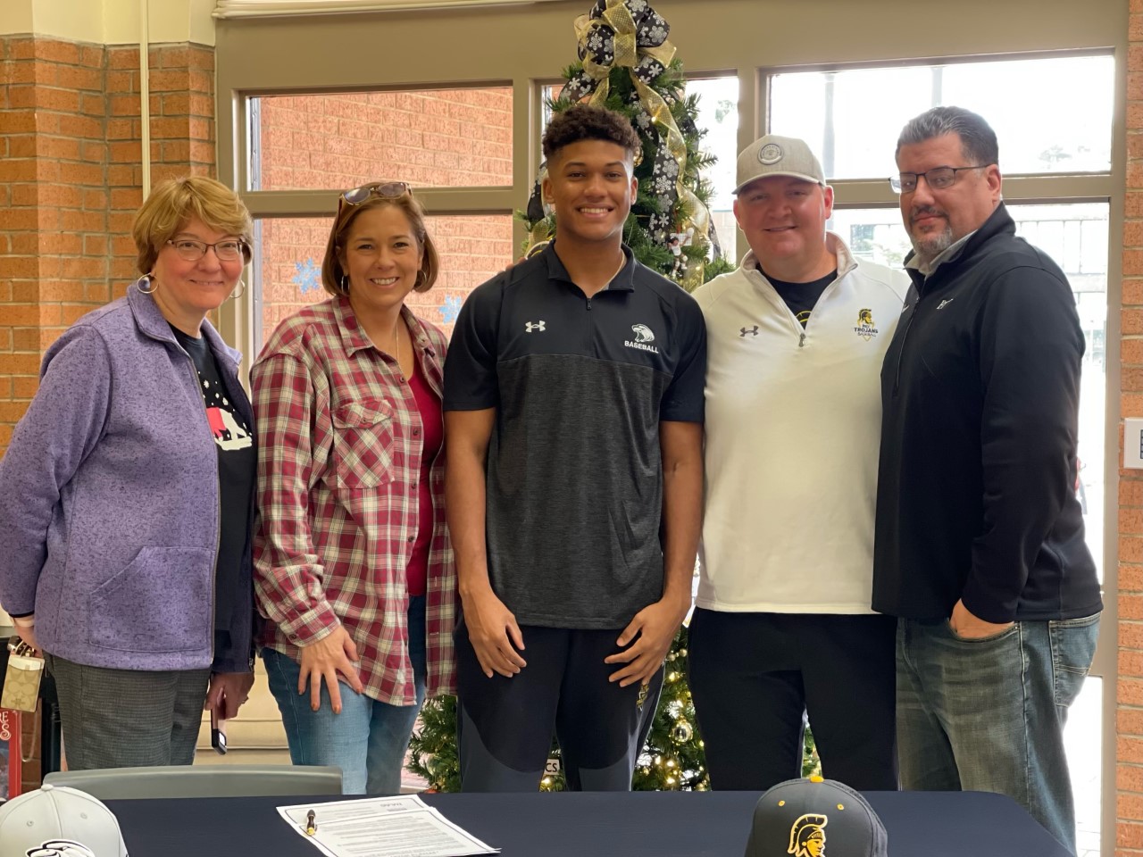 Outfielder Raebert De Los Santos signs with Central Methodist ...